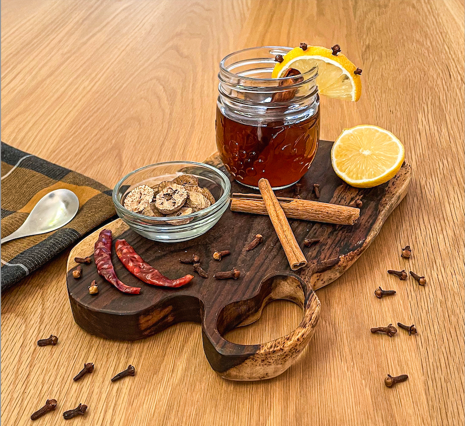 Spiced Apple & Chili Bourbon Hot Toddy – KAUG Designs